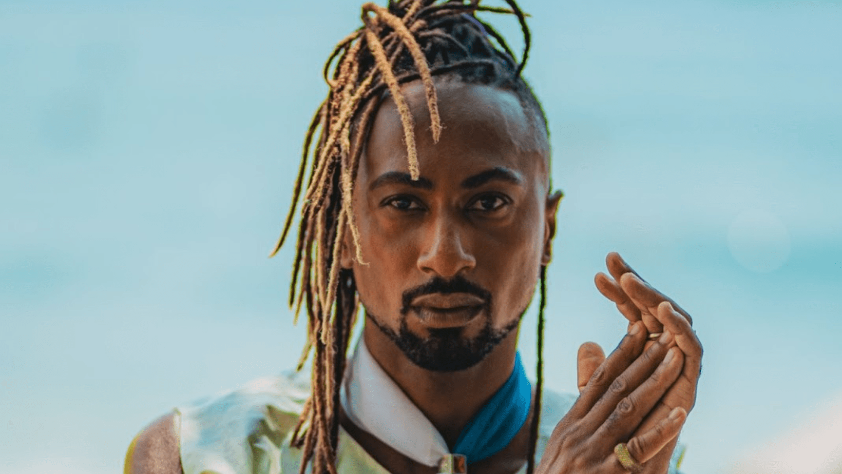 Caio Prado apresenta show inédito